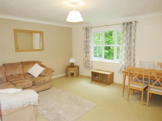 apartment for rent in Briarswood, Southampton, Southampton