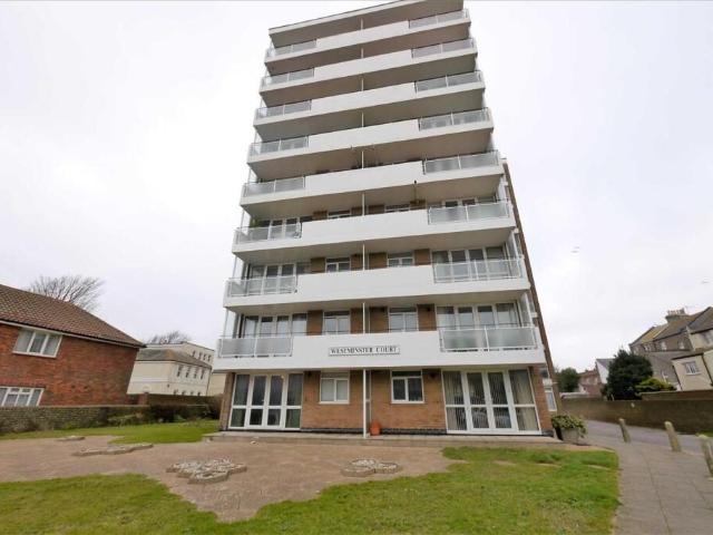 apartment for rent in Brighton Road, BN11 2EQ