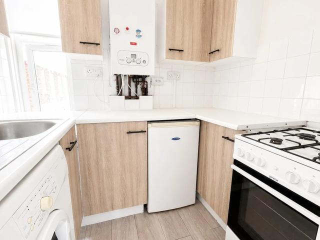 apartment for rent in Brixton Hill Court, Brixton Hill