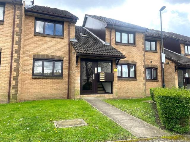 apartment for rent in Brocklesby Road, SE25 4LB