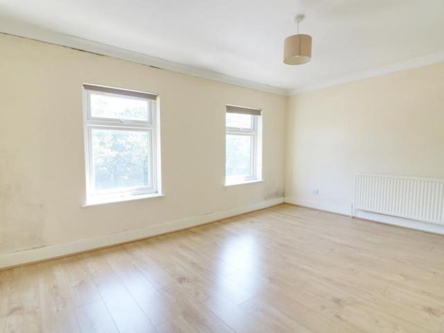 apartment for rent in Burdett Road, E14