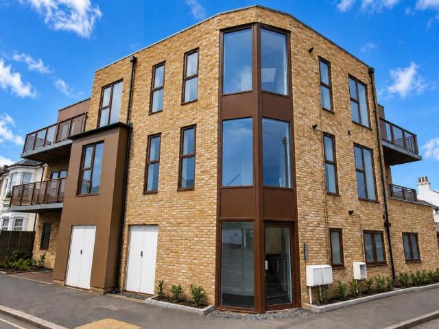 apartment for rent in Burdett Road, SS1 2TN