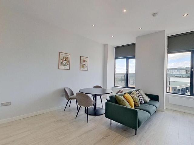 2 bedroom flat to rent on Goodman Street, Leeds