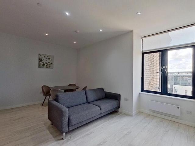 2 bedroom flat to rent on Goodman Street, Leeds