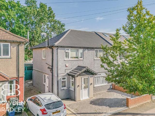 apartment for rent in Gaysham Avenue, IG2 6TH