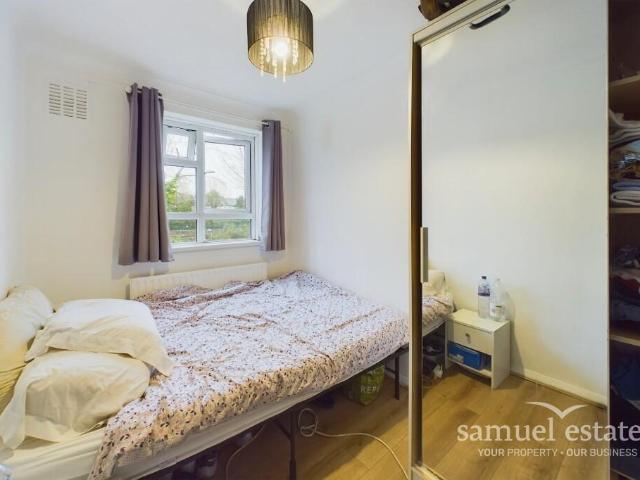 apartment for rent in Gap Road, SW19 8JN
