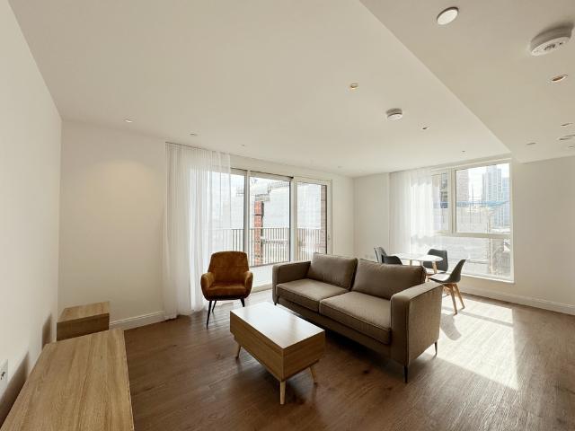 2 bedroom flat to rent on Gasholder Place, London