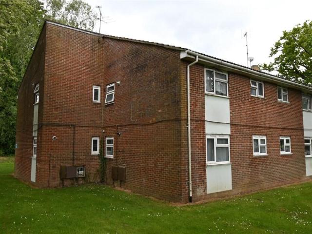 apartment for rent in Glamis Close, RG23 7NH