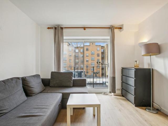 apartment for rent in Gloucester Terrace, W2 6DX