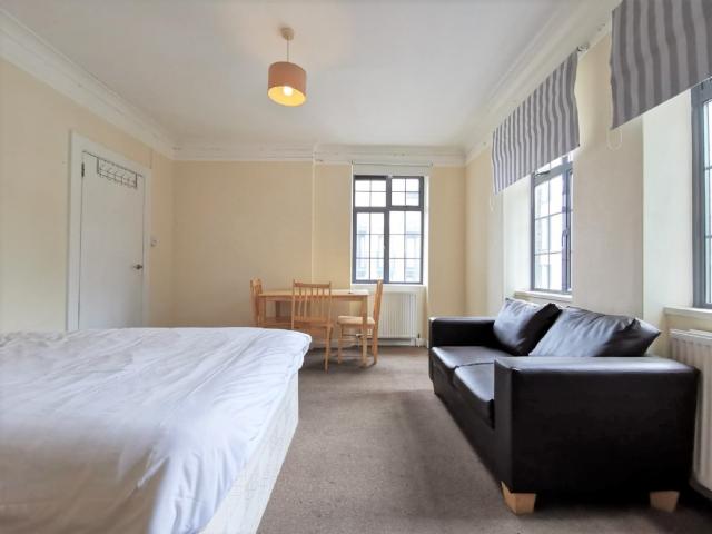 apartment for rent in, Grafton Place, London NW1