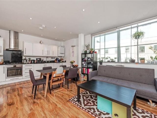 apartment for rent in Grafton Road, NW5 3EL