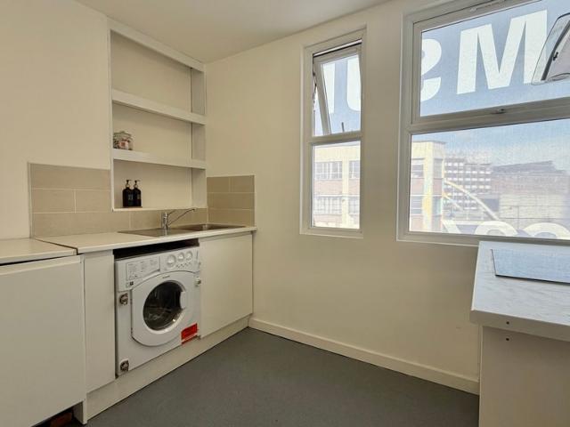 3 bedroom flat to rent on Great Eastern Street, London