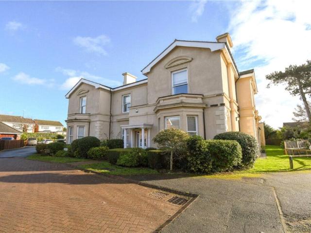 apartment for rent in Greenway, Parkgate, Neston, Cheshire, CH64 6XG