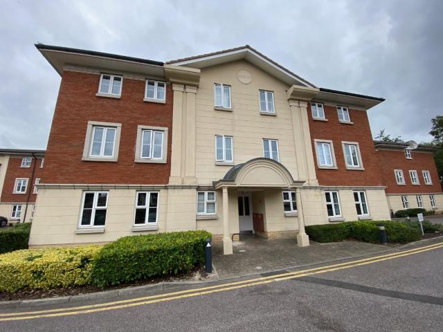apartment for rent in Grimsbury Road, Kingswood