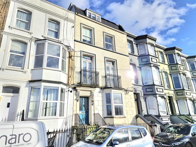 apartment for rent in Grosvenor Place, Margate, Kent CT9 1UY