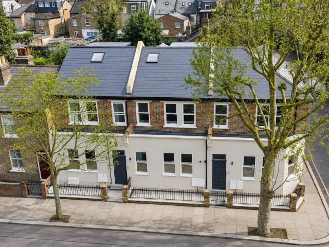 apartment for rent in Grosvenor Road, W7 1HP