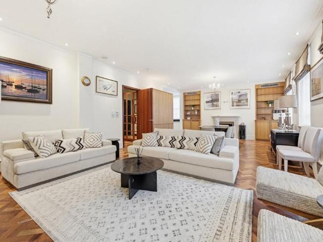 apartment for rent in Grosvenor Square, W1K 6LB