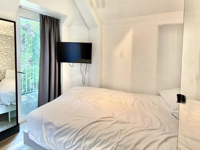 Room to rent on Gunnersbury Lane, London