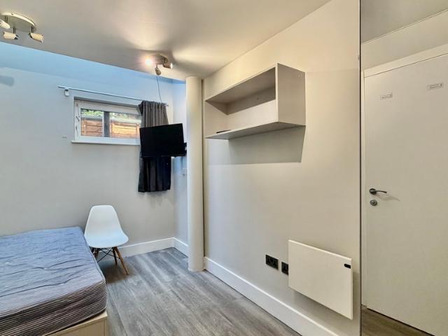 apartment for rent in Gunnersbury Lane,, W3