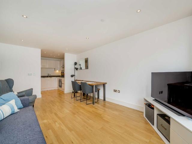 apartment for rent in Dowells Street, Greenwich
