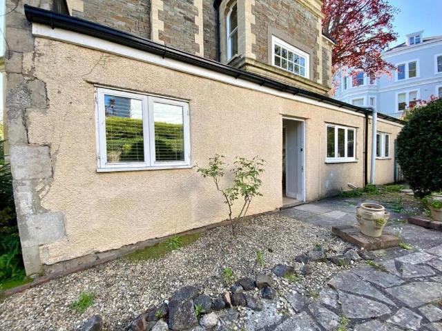 apartment for rent in Downfield Road, BS8 2TG