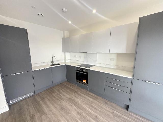 apartment for rent in Dominion Road, UB2 5AE