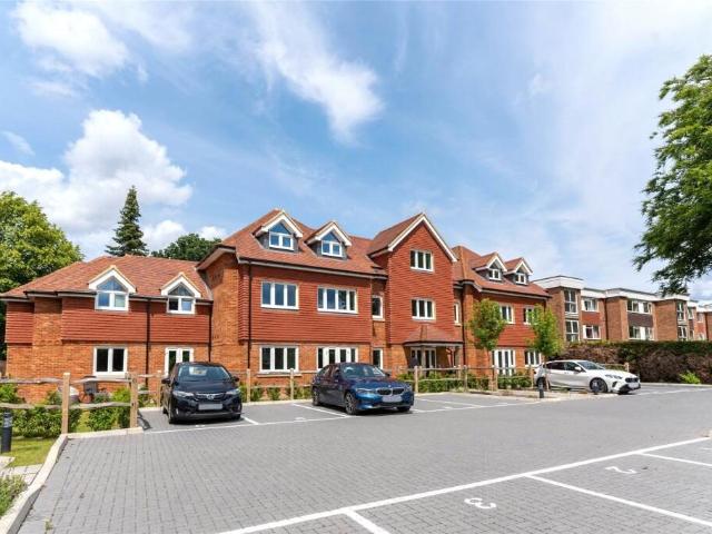 apartment for rent in Doods Park Road, RH2 0PU