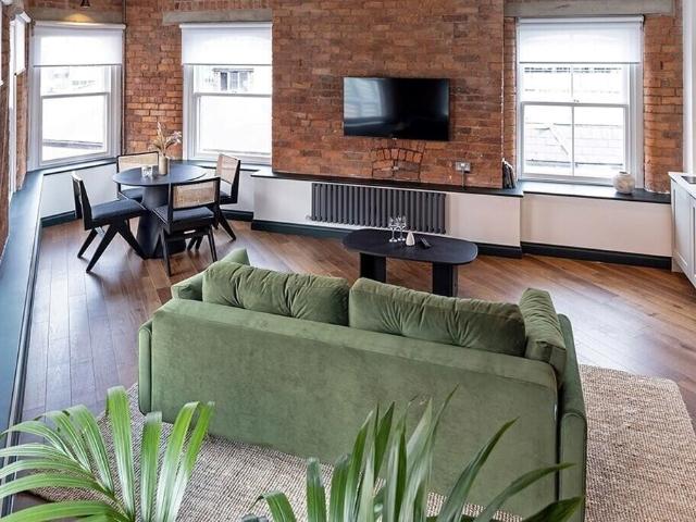 2 bedroom flat to rent on Dantzic Street, Manchester