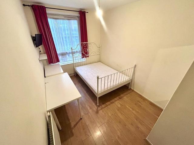 apartment for rent in Devas Street, London