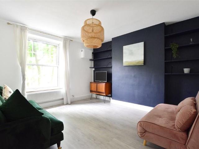 apartment for rent in Deptford Church Street, SE8 4SB