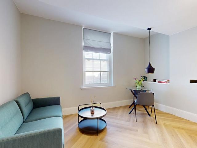 1 bedroom flat to rent on Draycott Avenue, London