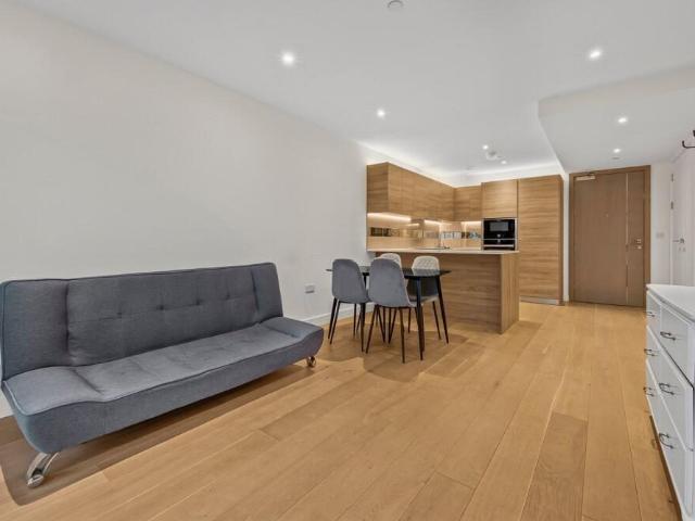 apartment for rent in Duke Of Wellington Avenue, SE18 6EY