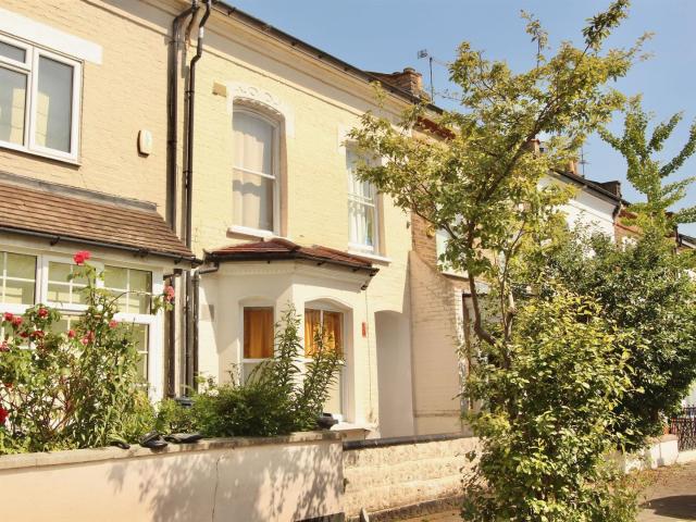 apartment for rent in Dynevor Road, N16