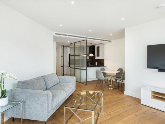 2 bedroom flat to rent on Emery Way, London