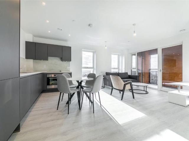 apartment for rent in East Acton Lane, Acton