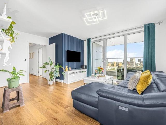 apartment for rent in East Ferry Road, E14 9FP