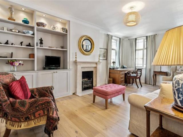apartment for rent in Edwardes Square, W8 6NL