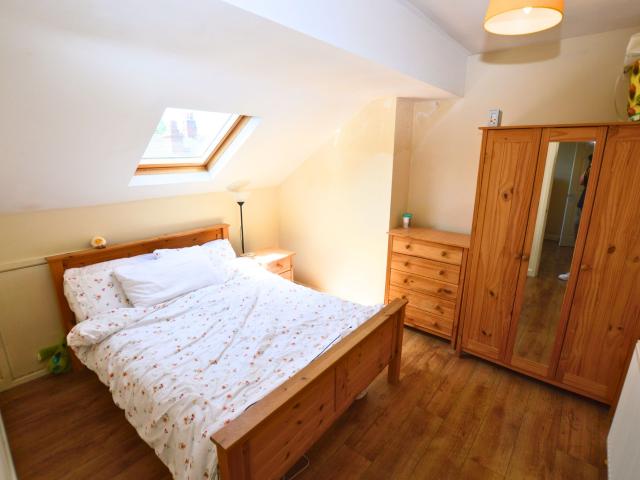 apartment for rent in Edinburgh Road, Leeds, LS12
