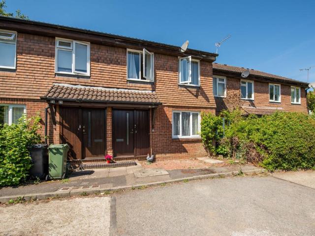 apartment for rent in Elder Close, GU4 7YW
