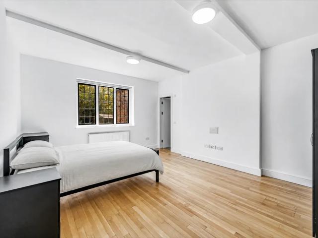 apartment for rent in Elm Avenue, London, W5