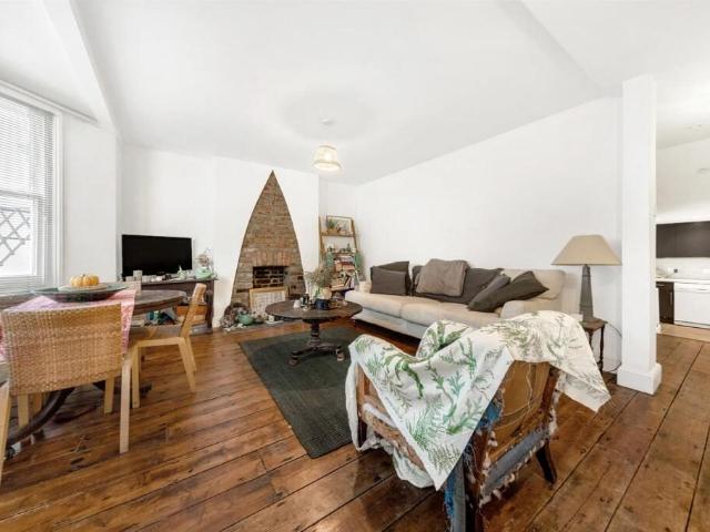 apartment for rent in Elm Park, SW2 2UA