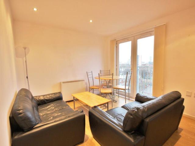 apartment for rent in Elmira Way, M5 3DH