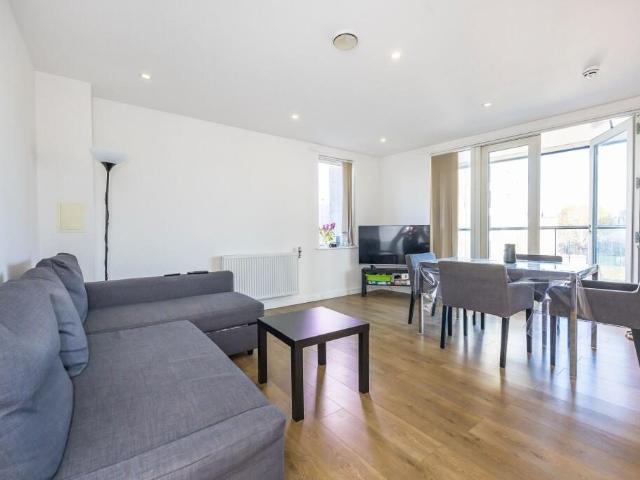 apartment for rent in Equinox Square, E14 6GJ