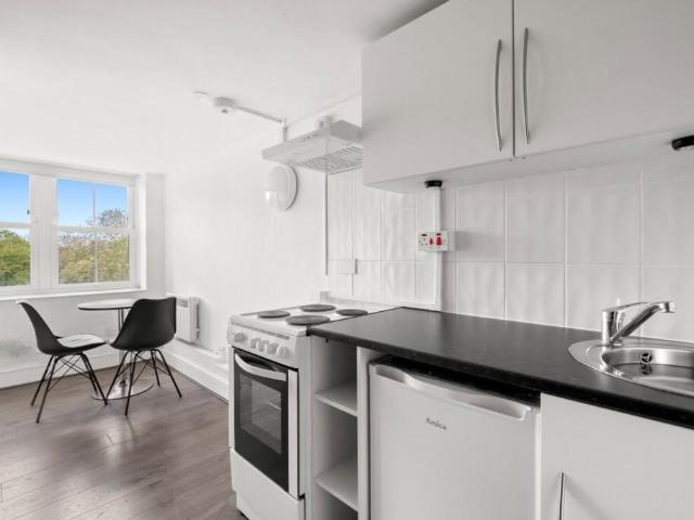 apartment for rent in Este Road, SW11 2TB