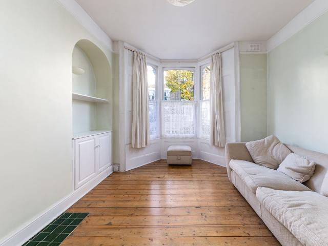 apartment for rent in Evershot Road, London, N4
