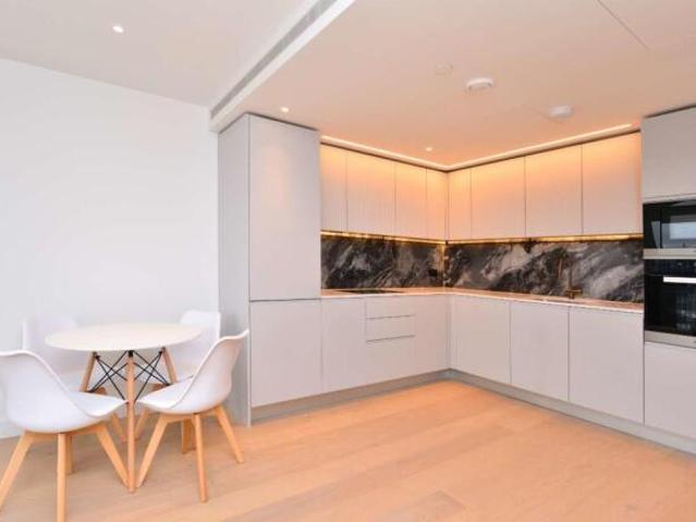 apartment for rent in Fountain Park Way, London, W12