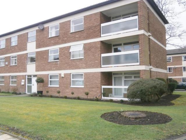 apartment for rent in Foxhill Court, Weetwood