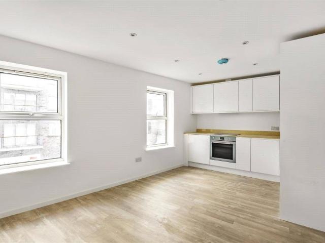 Apartment for rent in Fortune green road, west hampstead, nw6