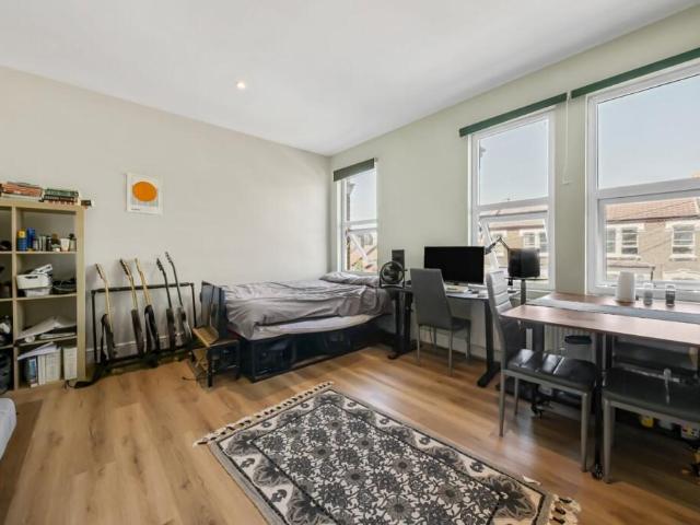 apartment for rent in Fairbridge Road, N19 3HZ