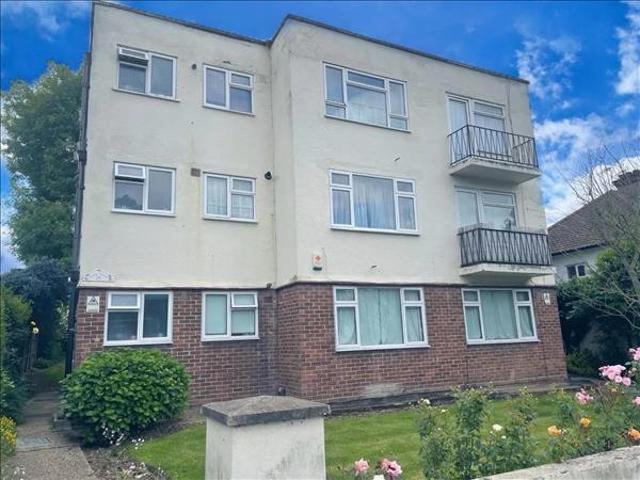 Apartment for rent in Farm Road, Edgware